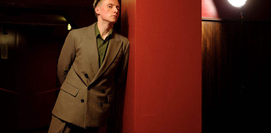 Hamish Hawk talks ‘brutal’ new album ‘A Firmer Hand’, songwriting, and ...