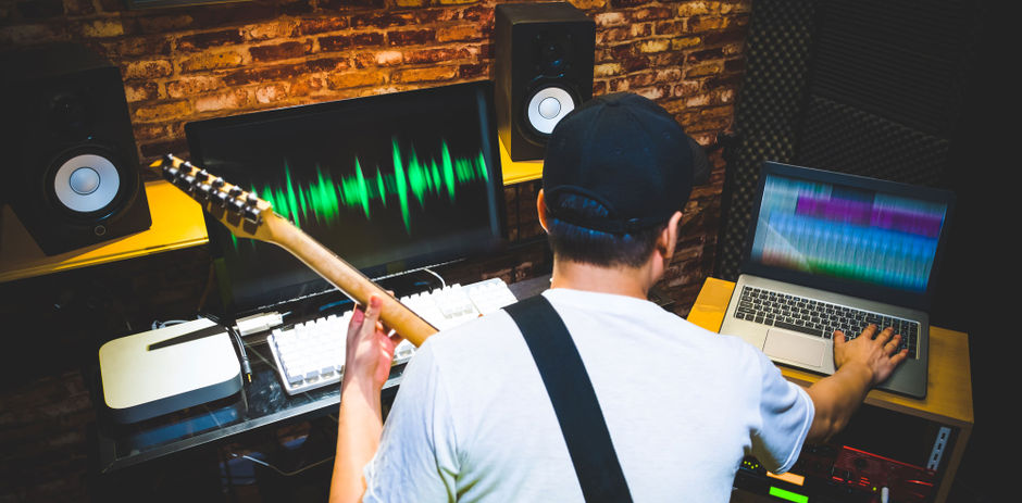 Virtual Guitar Amps Vs Real Rigs - Which Sounds Best? | Headliner Magazine